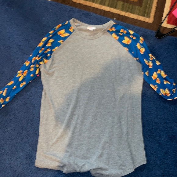 LuLaRoe | Tops | Lula Roe Gray Baseball Tee With Butterfly Sleeves ...